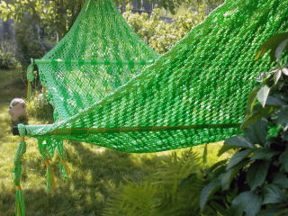 21 DIY Macrame Hammock Patterns and Pre-made Hammocks