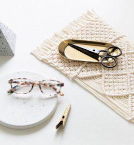 9 Macrame Placemat Patterns and 10 Done for You Placemats