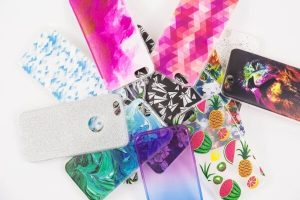 32 DIY Painted Phone Cases Tutorials - Crafting News